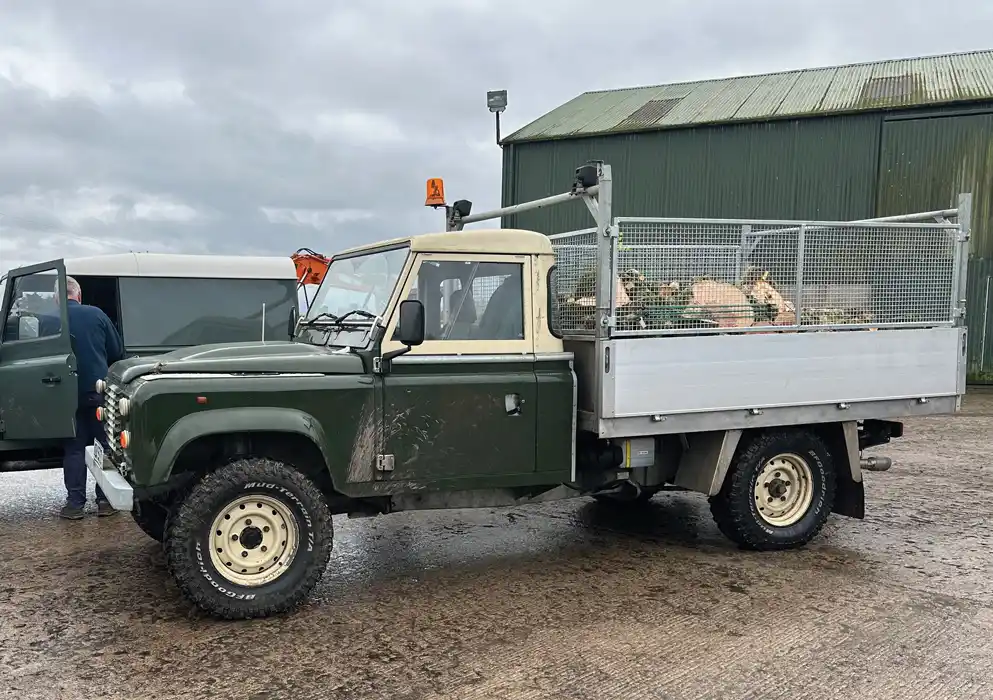 defender 130 pickup payload