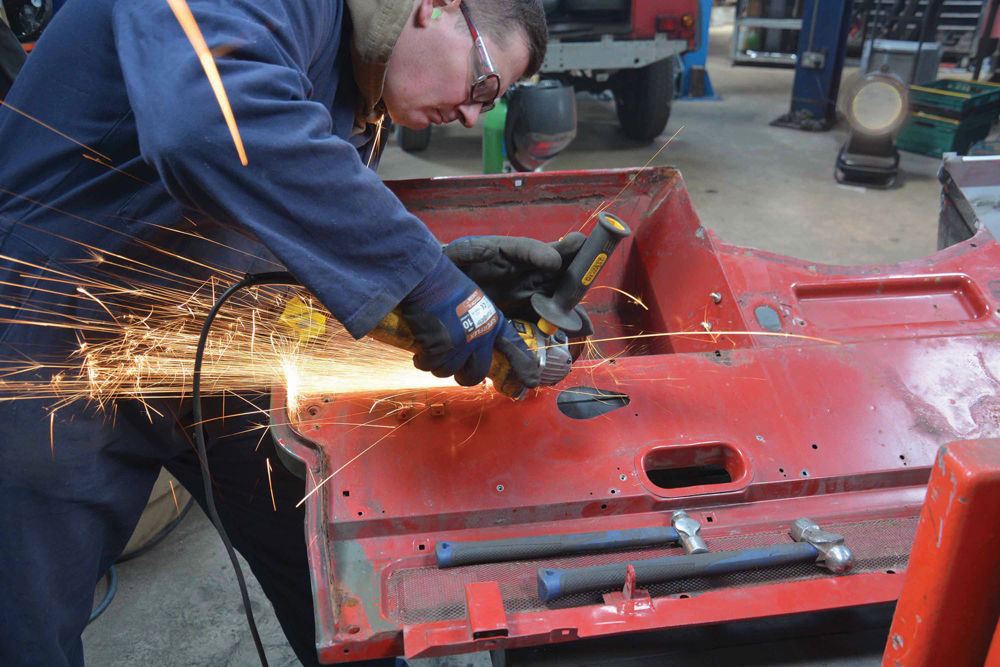 Project Defender part 6: Repairing the bulkhead - Land Rover Monthly