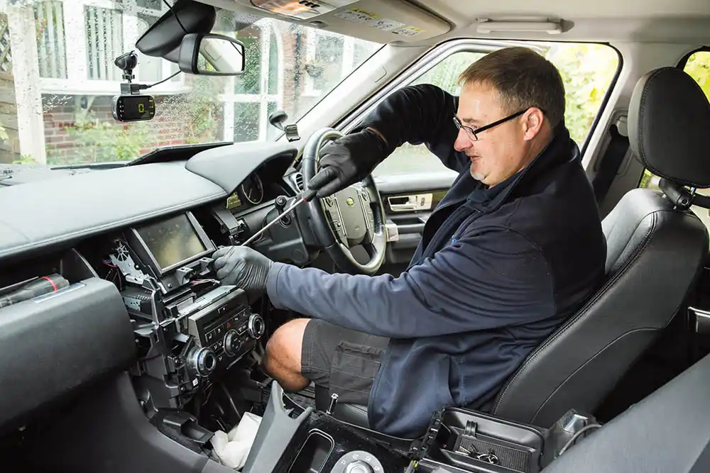 Install a reversing camera - Land Rover Monthly