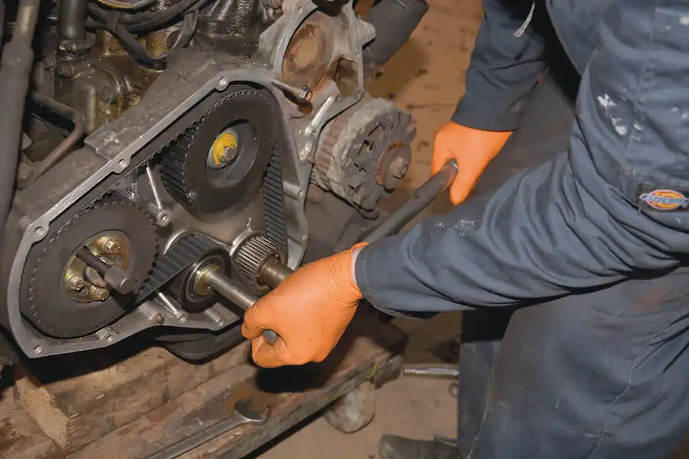 Replace a 200Tdi Timing Belt - Land Rover Monthly