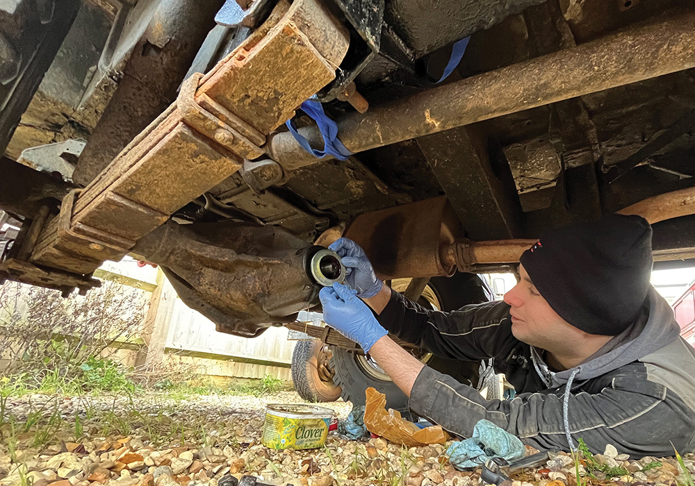 Stop Salisbury axle oil leaks - Land Rover Monthly