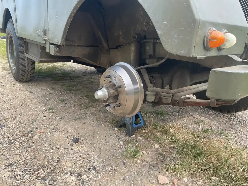 Maintain Drum Brakes - Land Rover Monthly