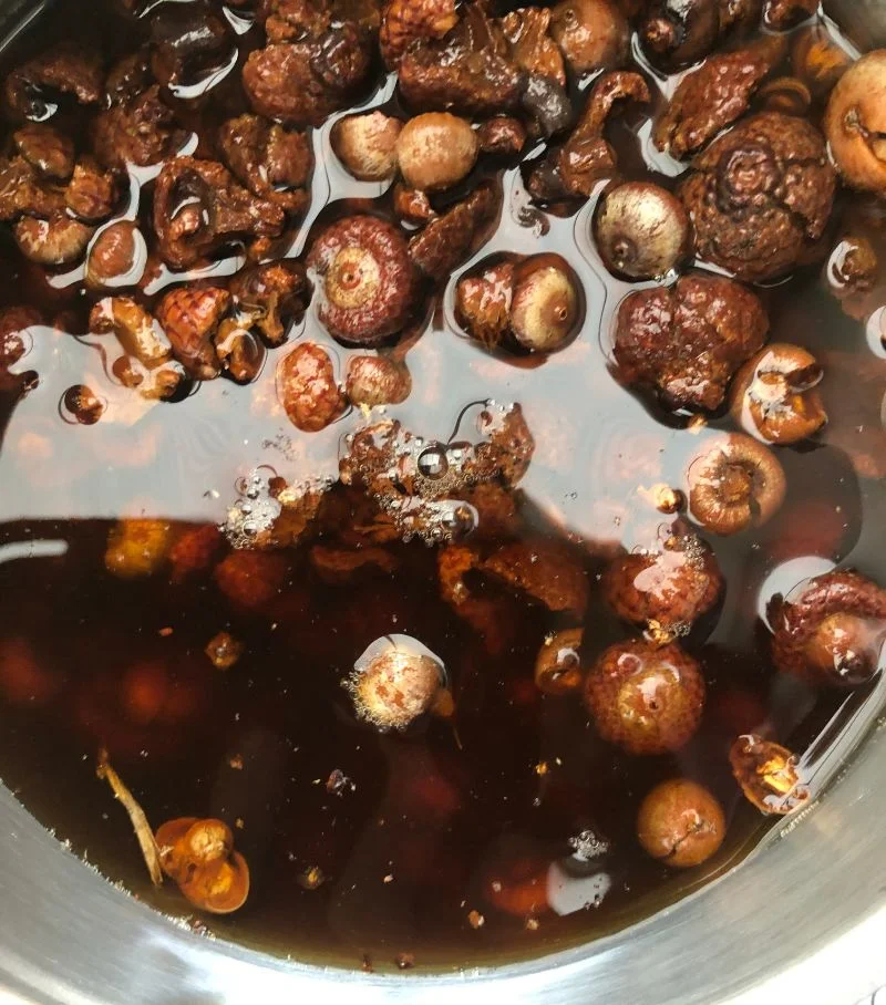 A short guide to making your own historical inks