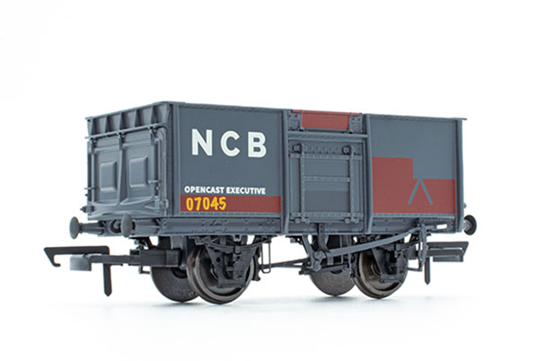 Accurascale reveals 16T mineral decorated samples - World Of Railways