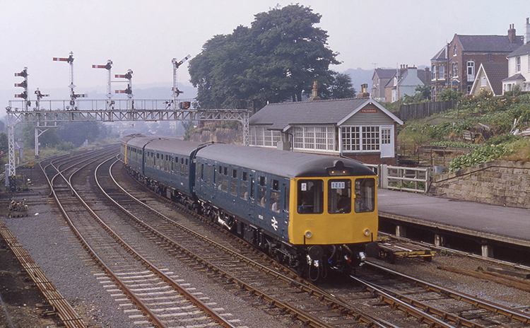 Heljan unveils Class 104 DMU project and more Class 33s for 'OO ...