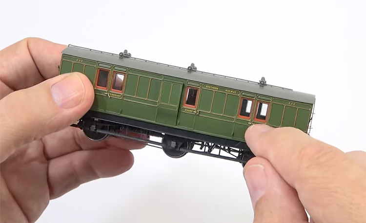 Quickview: Hattons Genesis coaches - World Of Railways