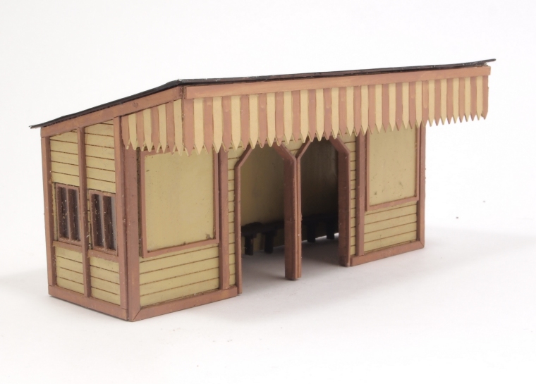 ScaleModelScenery Wooden Platform Shelter - World Of Railways