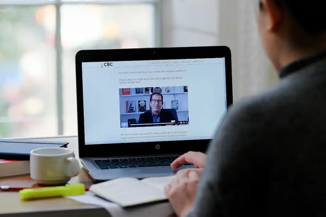 How To Write | 5 ways to pitch your novel | Writers Online